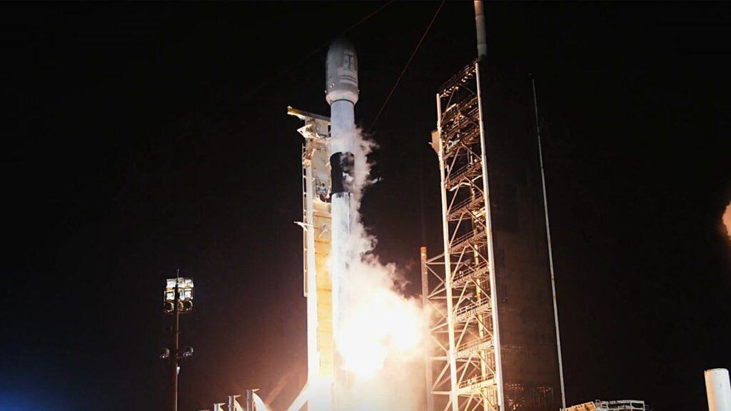 SpaceX Sets Reuse Record with 30th Falcon 9 Launch of Starlink Satellites
