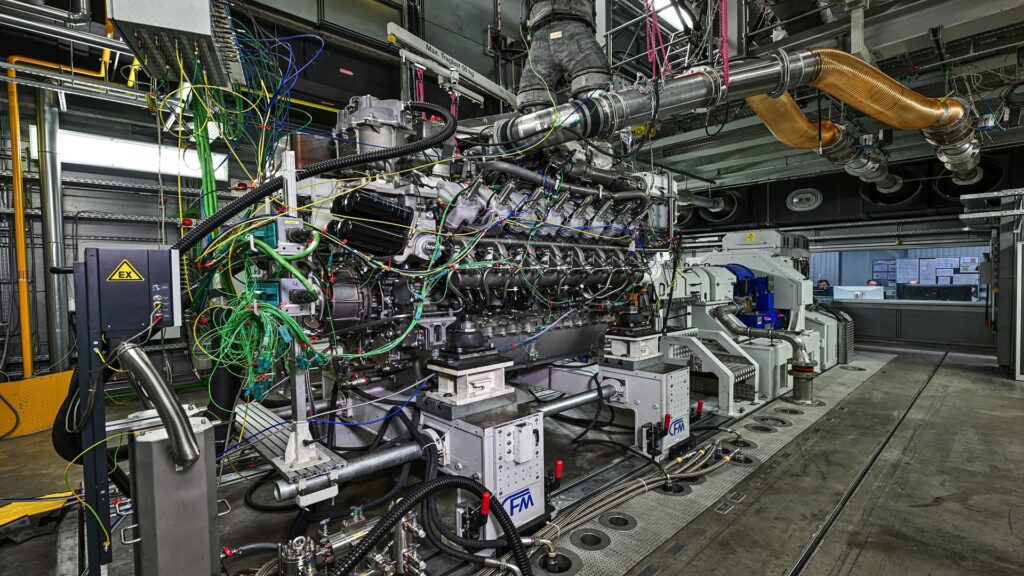Rolls-Royce Unveils World’s First High-Speed Methanol Engine